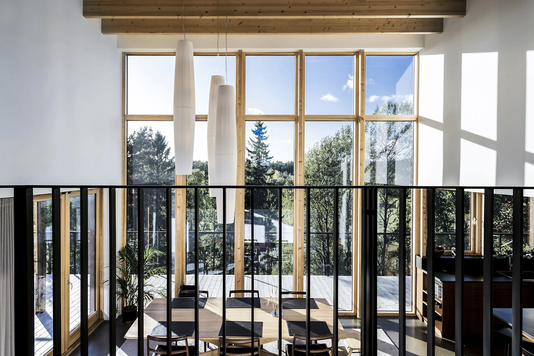 Top 5 Homes of the Week With Wondrous Floor-to-Ceiling Windows - Dwell