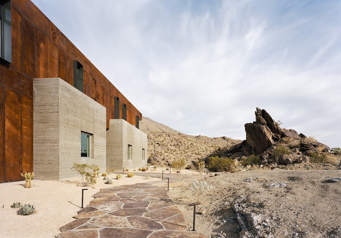 Photo 1 of 14 in This Palm Springs Desert Home “Dissolves Barriers ...