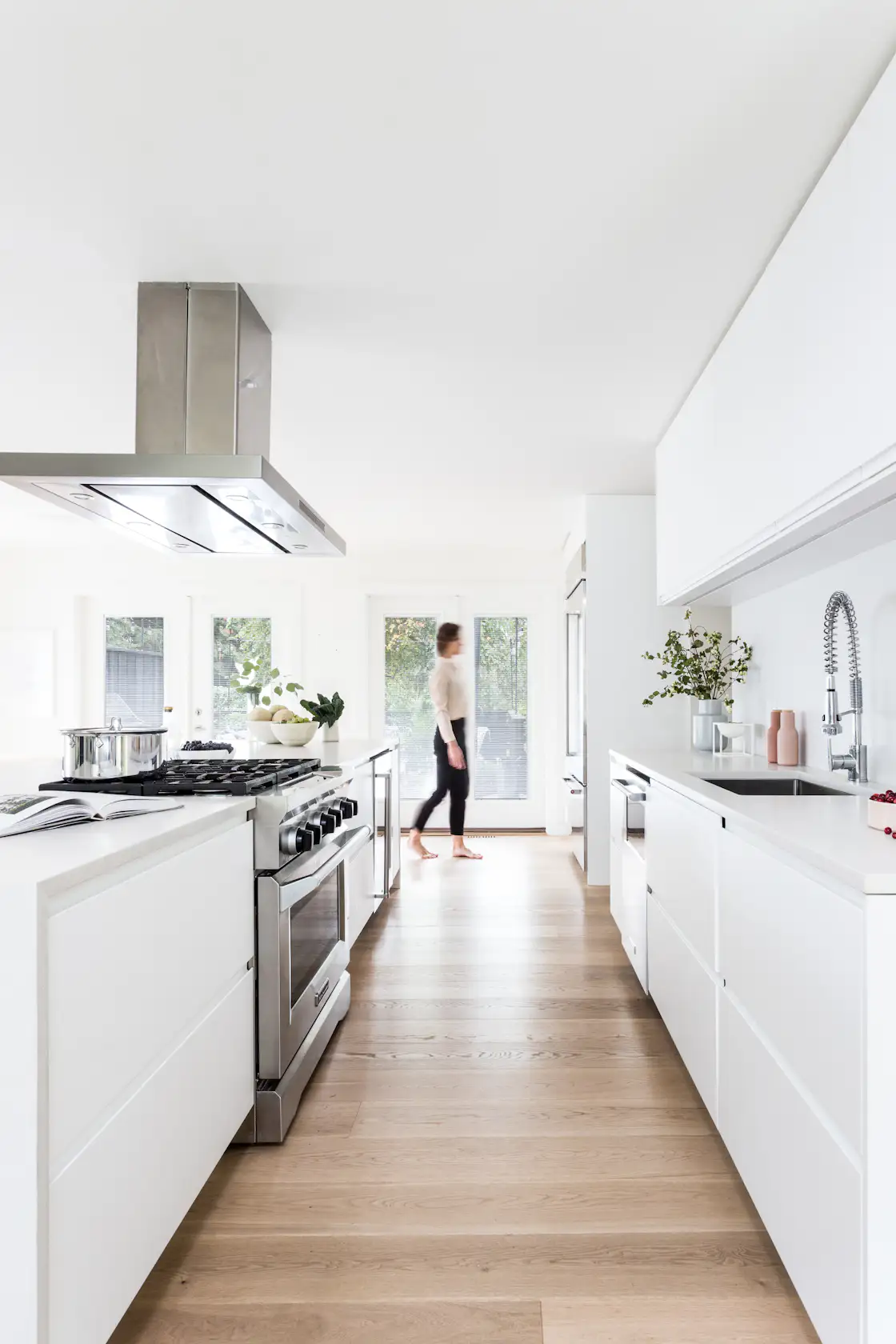How to Pick the Best Range Hood for Your Kitchen - Dwell