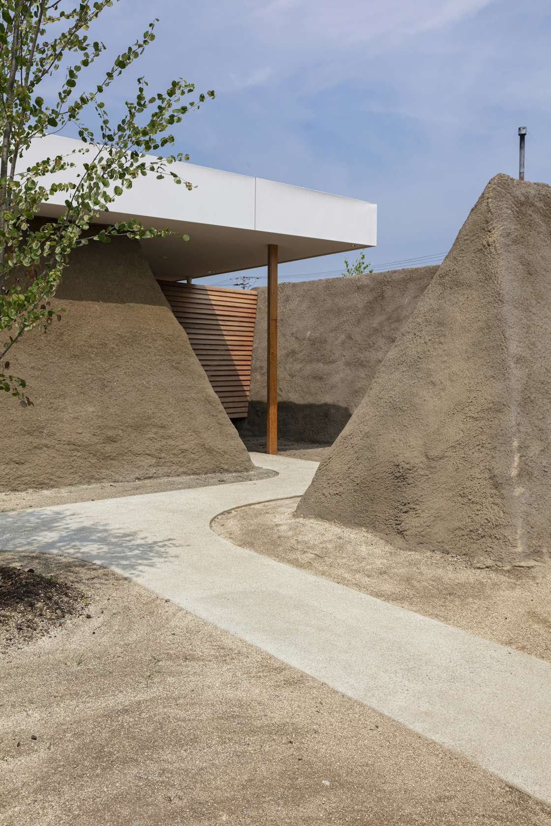 Photo 6 of 11 in soil house by ADX - Dwell