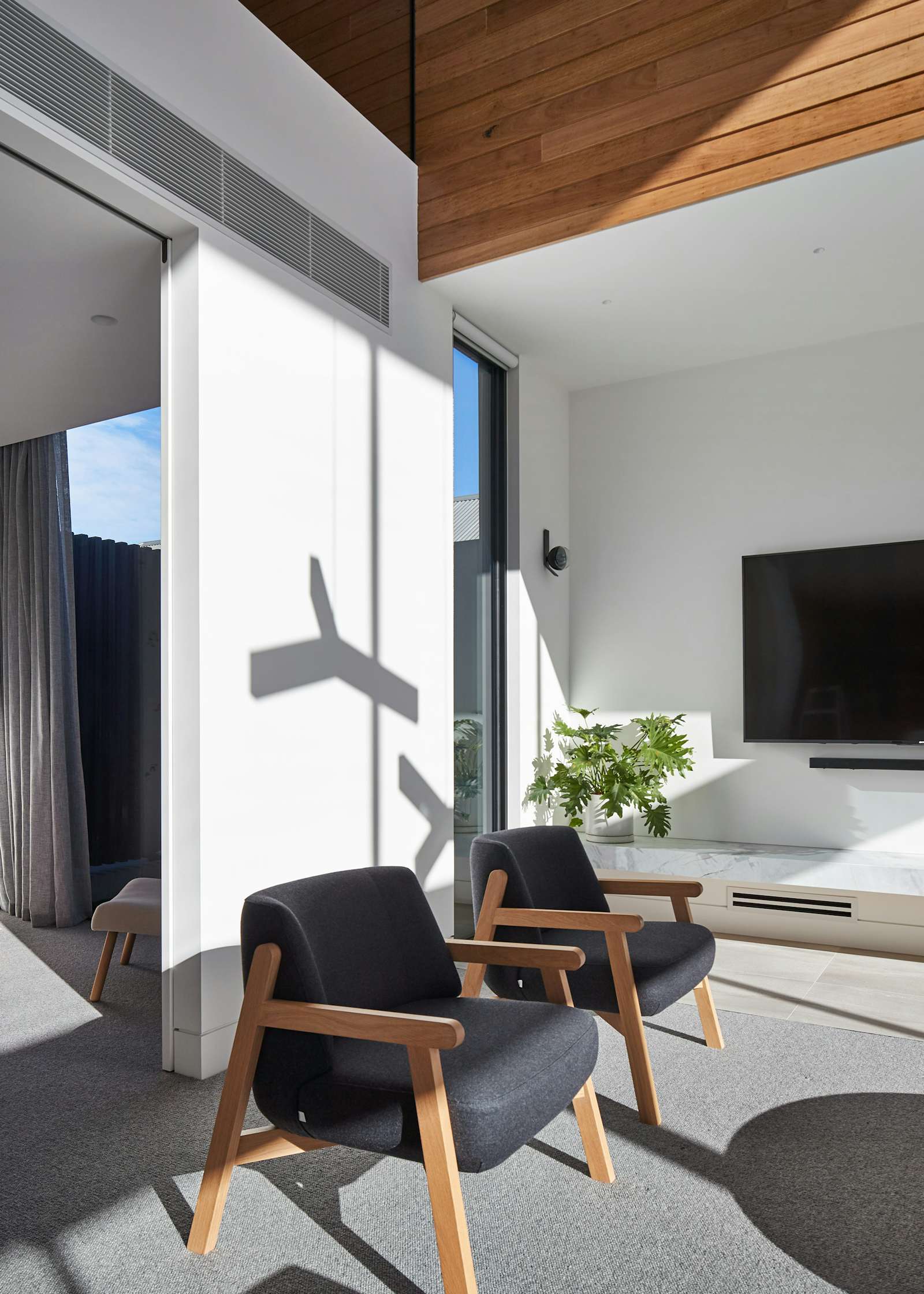 Photo 3 of 30 in Bloomfield House by Ante Kelic - Dwell