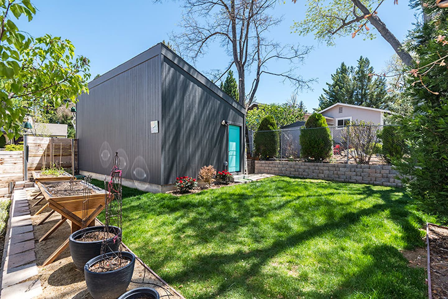16 Modern Detached Garages That’ll Transform Your Outdoor Space - Dwell
