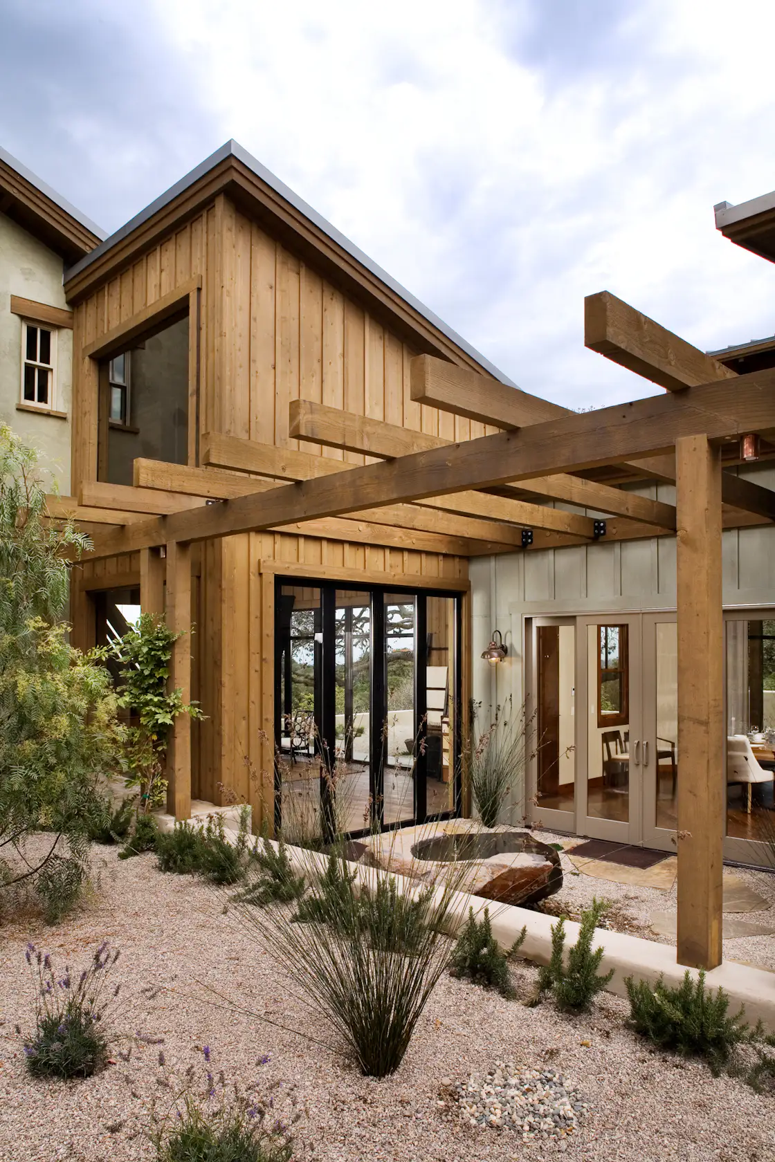 Barn House Compound (11 Photos) - Dwell