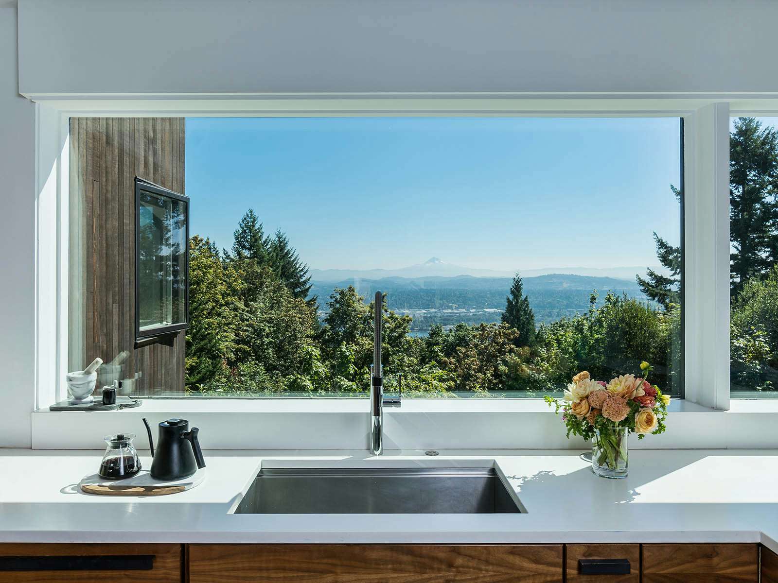 Photo 4 of 14 in The Sinclair House | Architect: Van Evera Bailey by ...