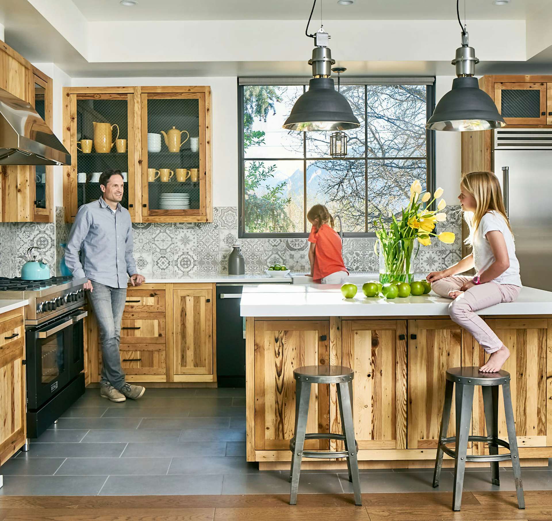 House Tour: Naturally Lit, Central Kitchen for Colorado’s Retro Master ...