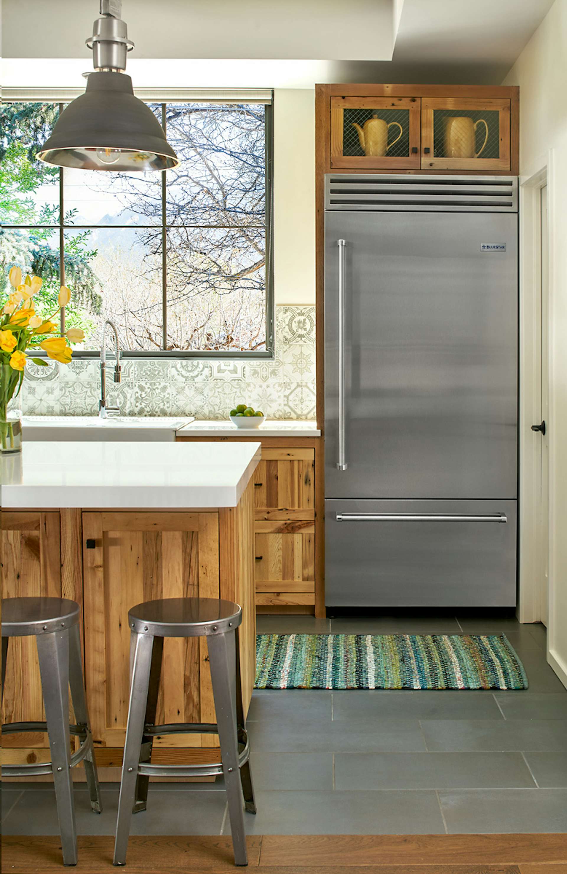 House Tour: Naturally Lit, Central Kitchen for Colorado’s Retro Master ...