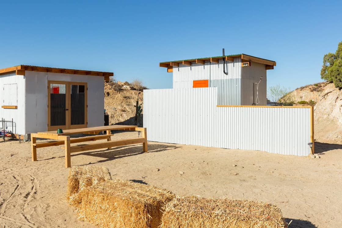 Photo 10 of 12 in Take in Panoramic Desert Views in This Off-Grid Cabin ...