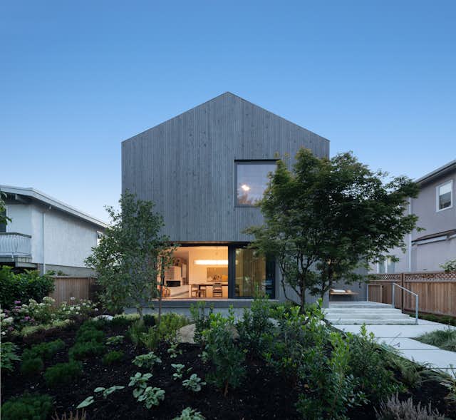 Photo 1 of 15 in This Enigmatic Home in Vancouver Has a Hidden Entrance ...