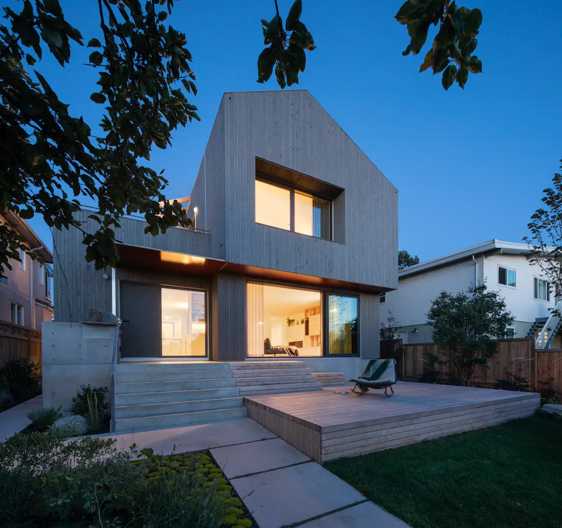 Photo 3 of 15 in This Enigmatic Home in Vancouver Has a Hidden Entrance ...