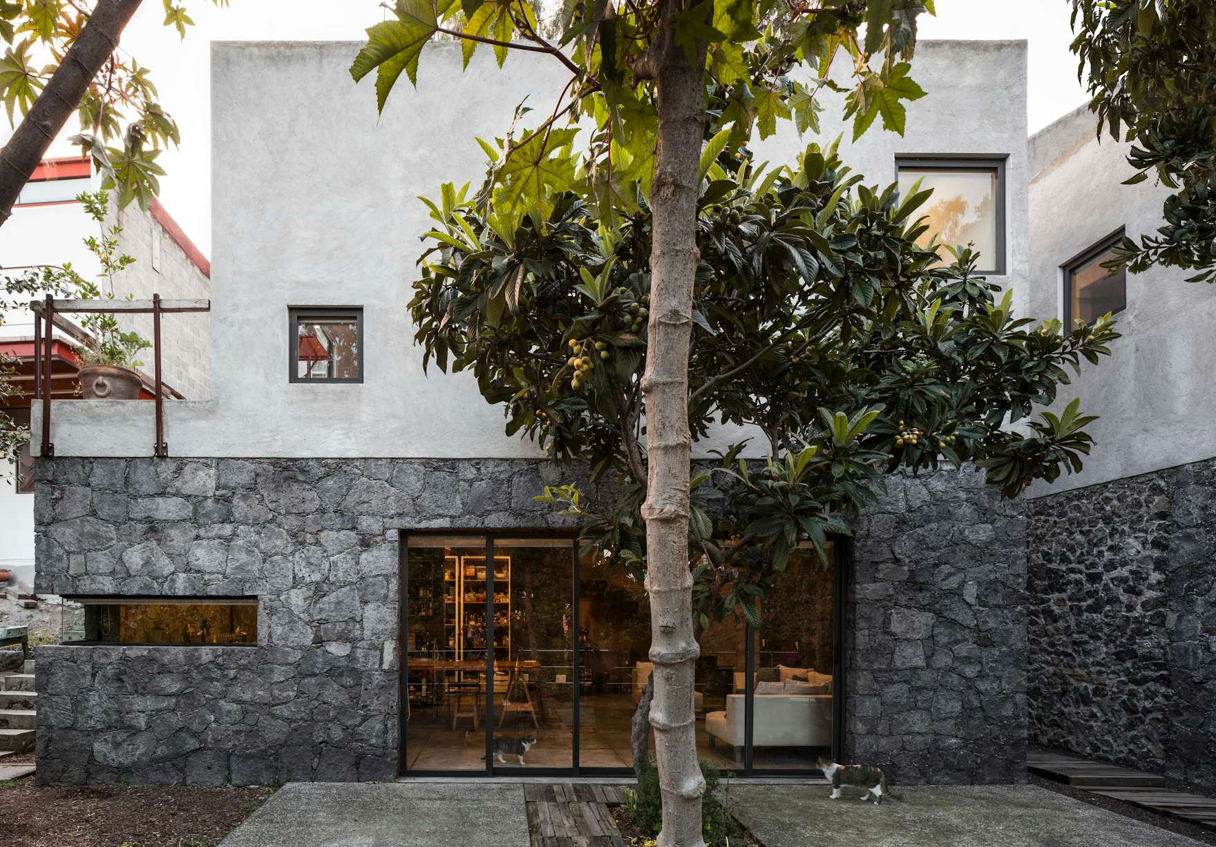 Photo 1 of 22 in La Pancha House". Handcrafted Architecture in the ...