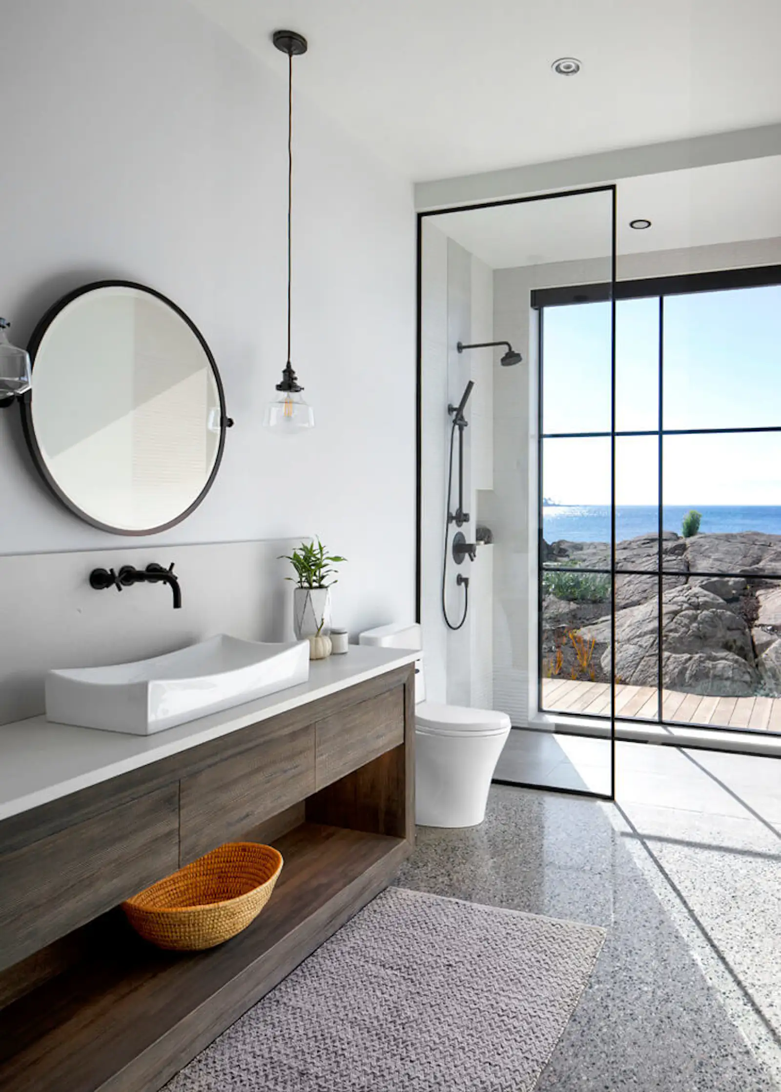 Oceanfront Industrial Farmhouse (9 Photos) - Dwell