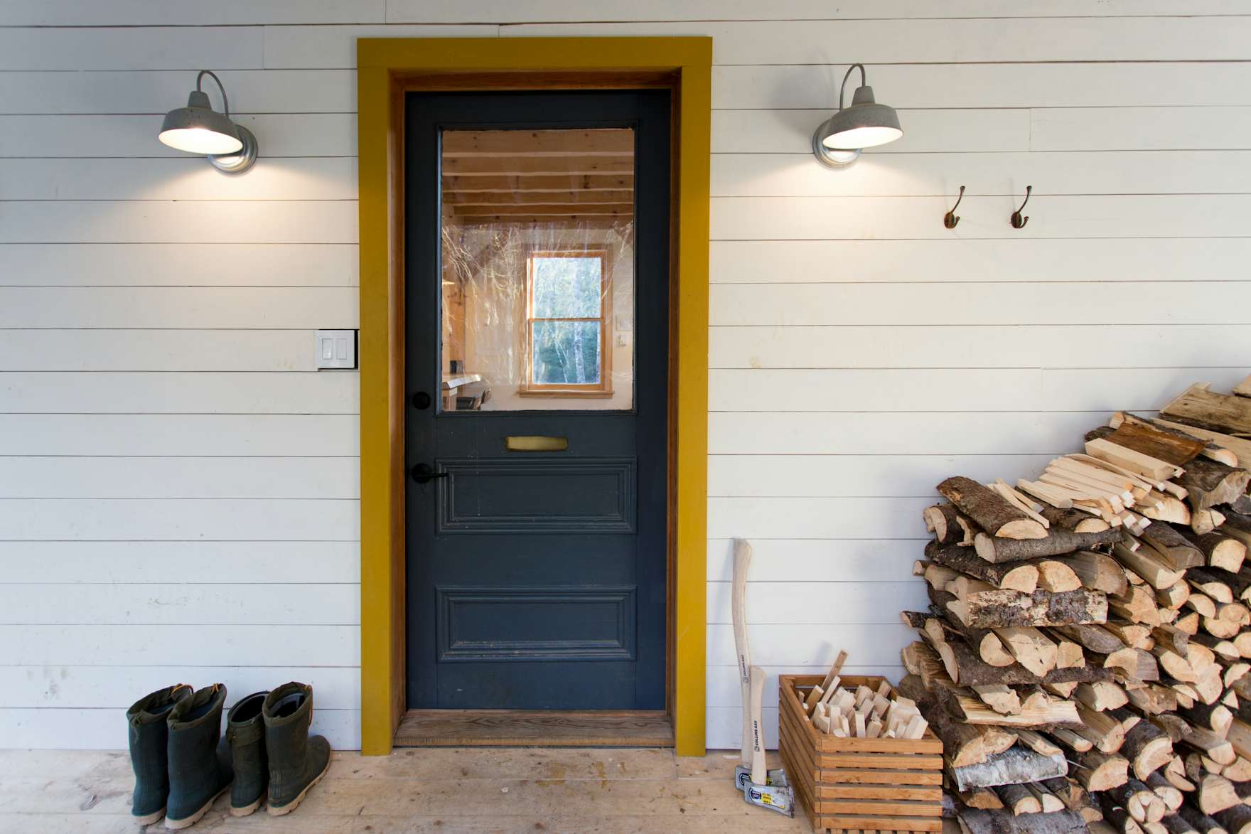 Photo 17 of 19 in Shack Up Cabin by Paula Washington - Dwell