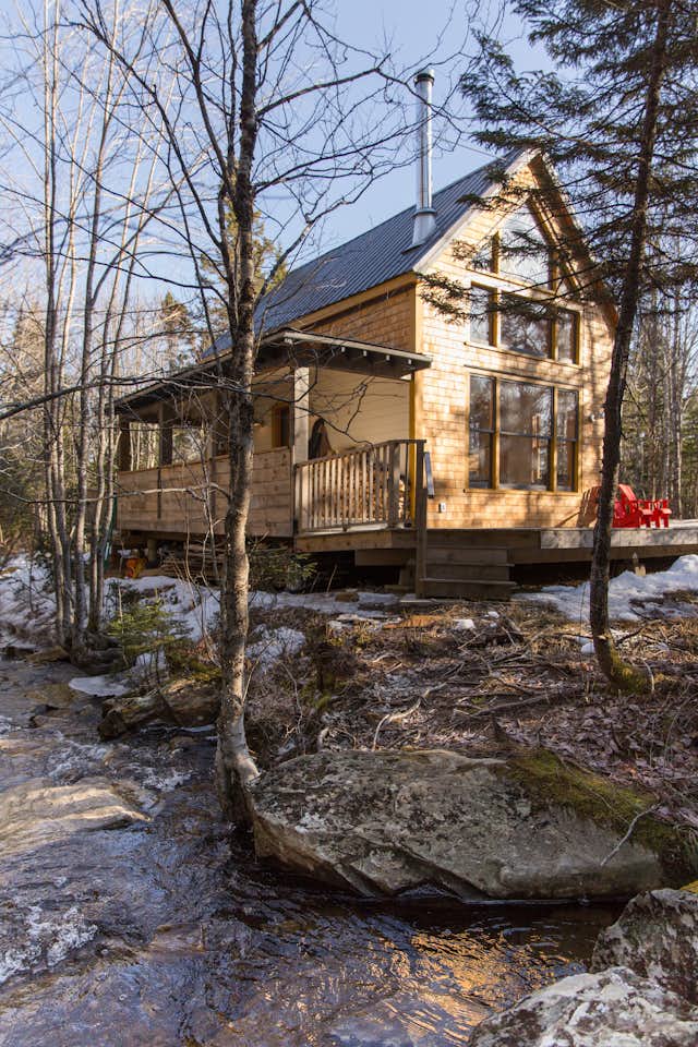 Photo 17 of 19 in Shack Up Cabin by Paula Washington - Dwell