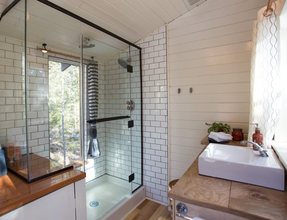 Photo 8 of 19 in Shack Up Cabin by Paula Washington - Dwell