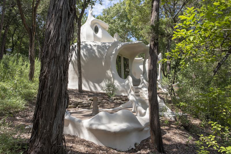 8 Bodacious Homes With Curves for Days - Dwell