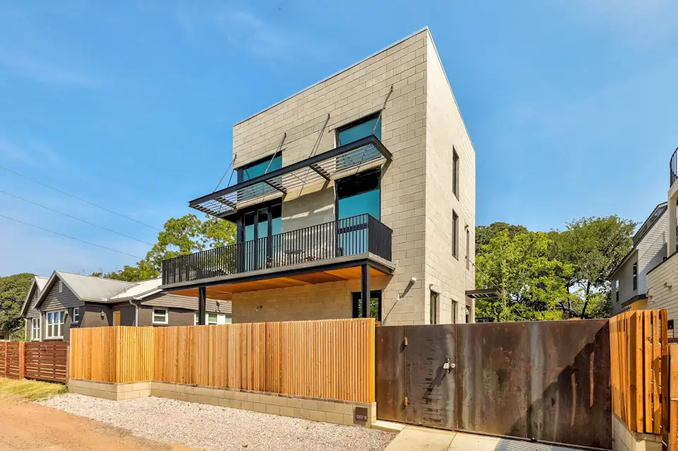 Contemporary Warehouse-Style Home (39 Photos) - Dwell