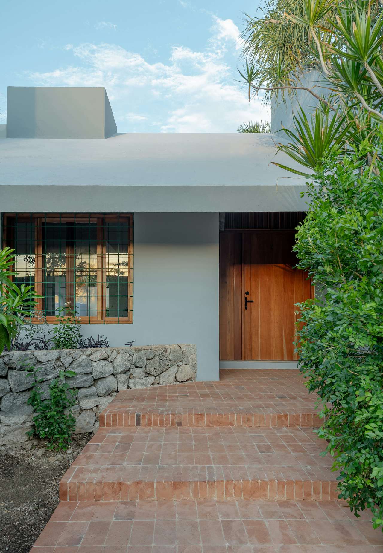 Photo 7 of 26 in Before & After: In Mérida, a Blocky ’80s Home Turns ...