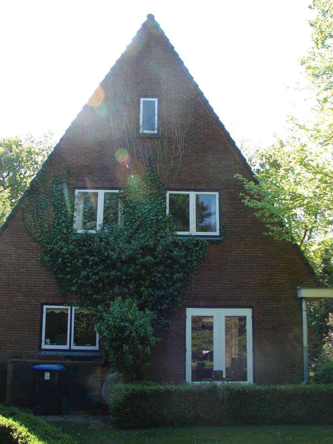 SH House (14 Photos) - Dwell