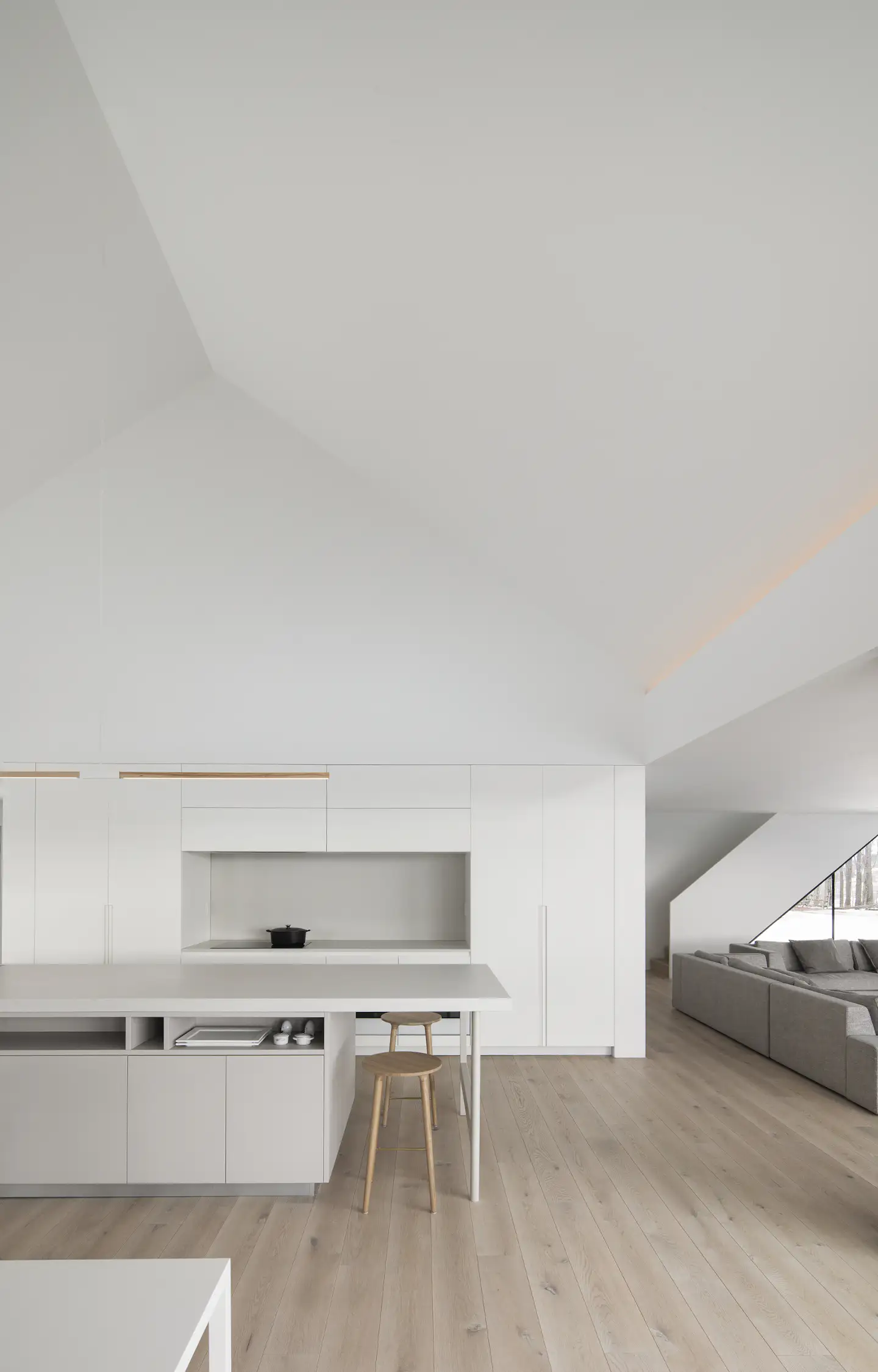 This Modern Farmhouse in Quebec Will Make You Do a Double Take - Dwell