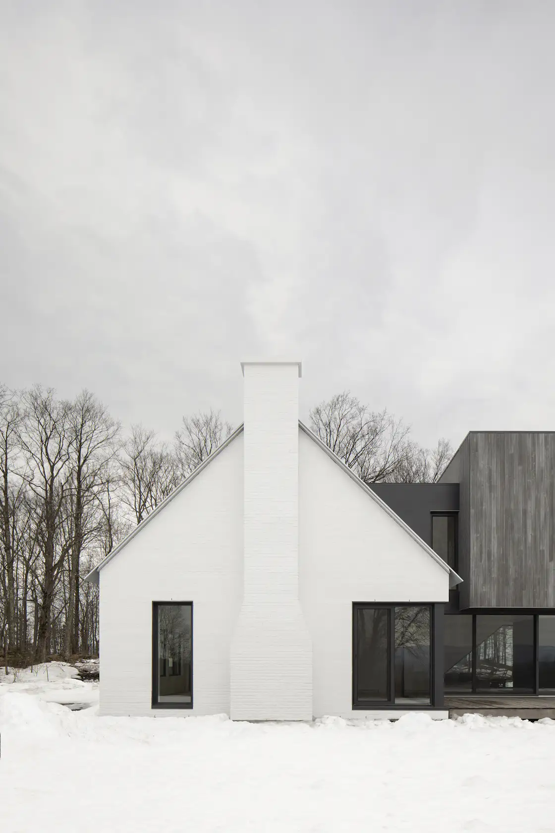 Photo 3 of 17 in This Modern Farmhouse in Quebec Will Make You Do a ...