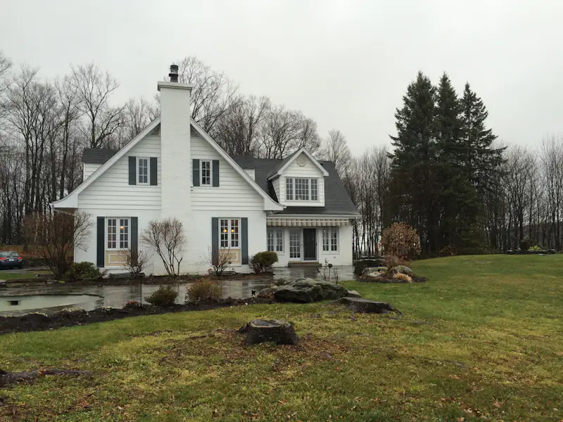 Photo 2 of 17 in This Modern Farmhouse in Quebec Will Make You Do a ...