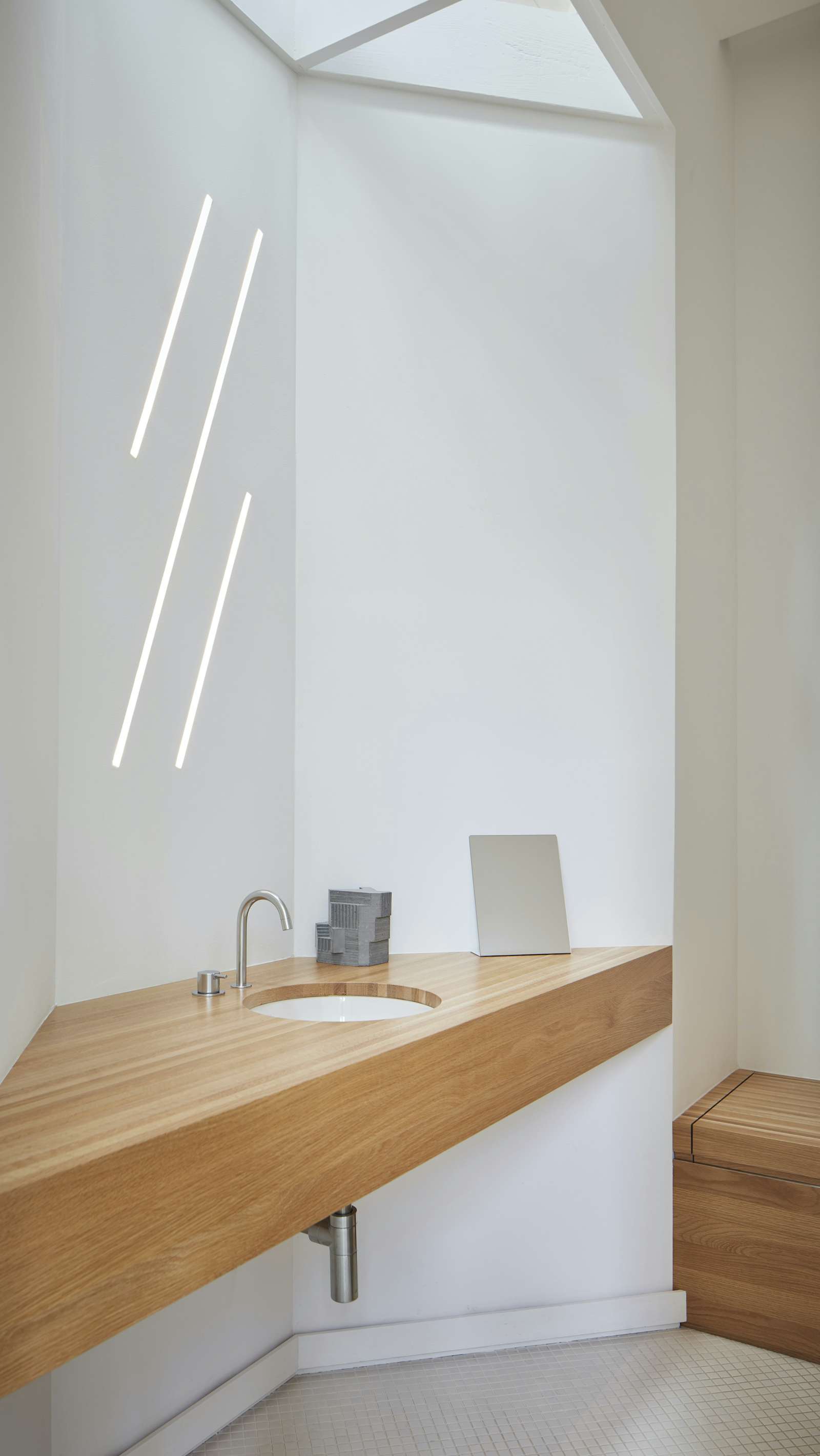 Photo 7 of 24 in A Sparkling Remodel Revitalizes a 1974 Home That ...