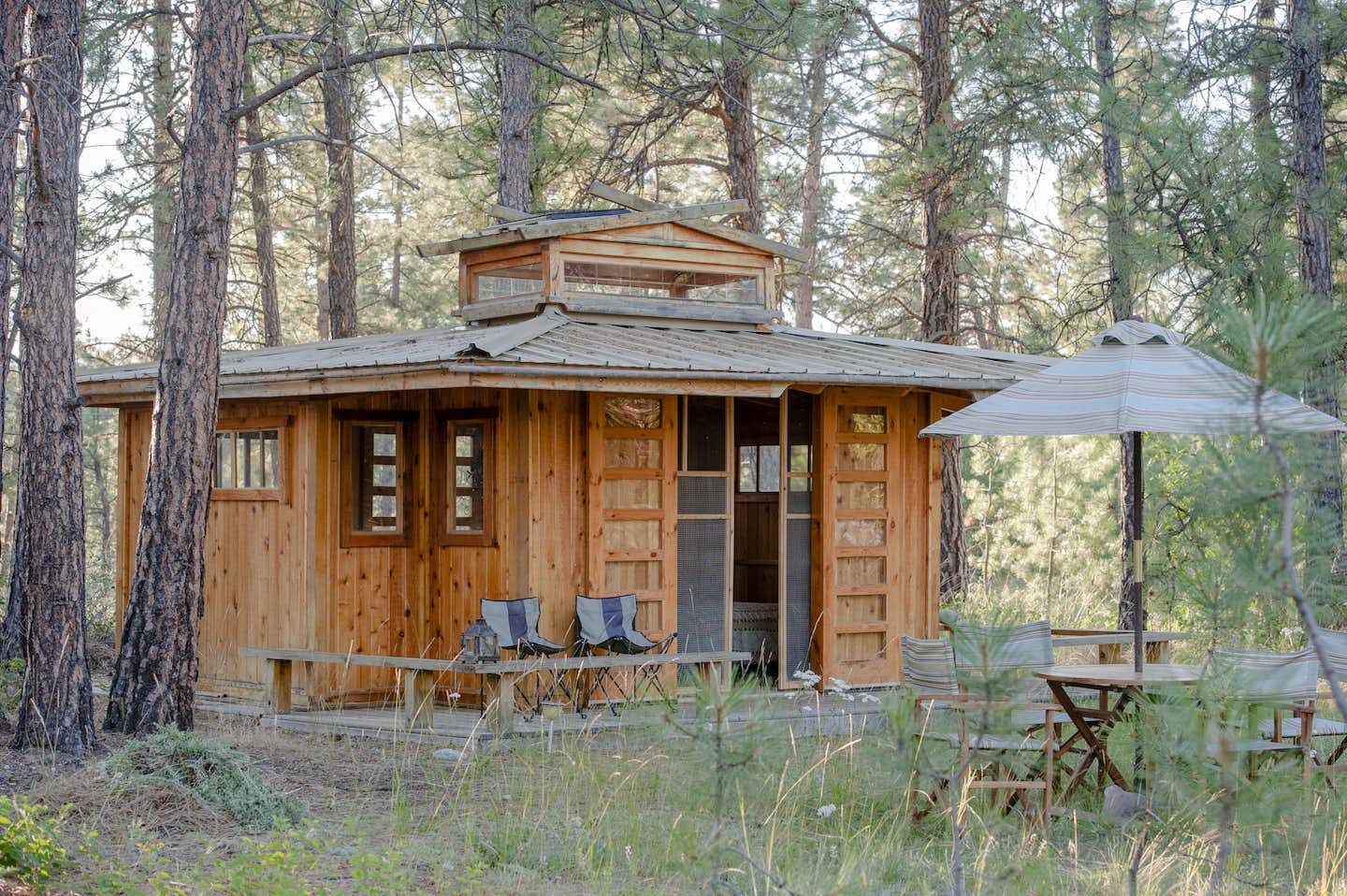 Photo 2 of 18 in A Copper Cabin in British Columbia Glows With Magical ...