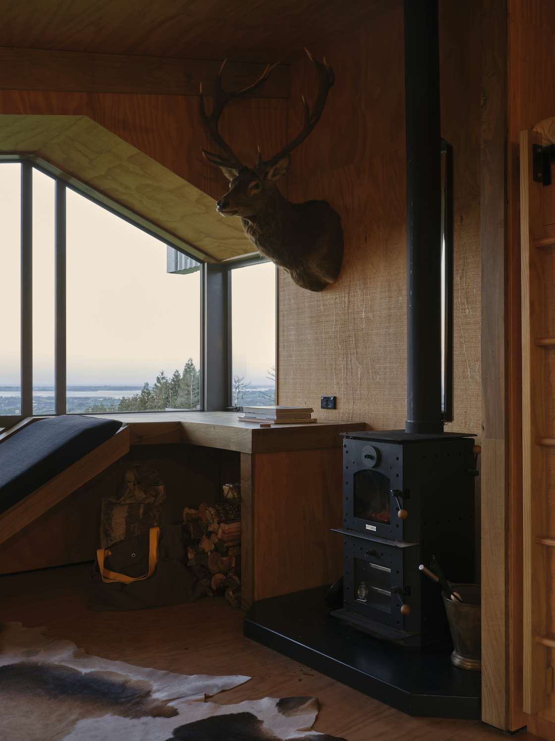 Photo 6 of 19 in A Remote Cabin in New Zealand Celebrates Affordable ...