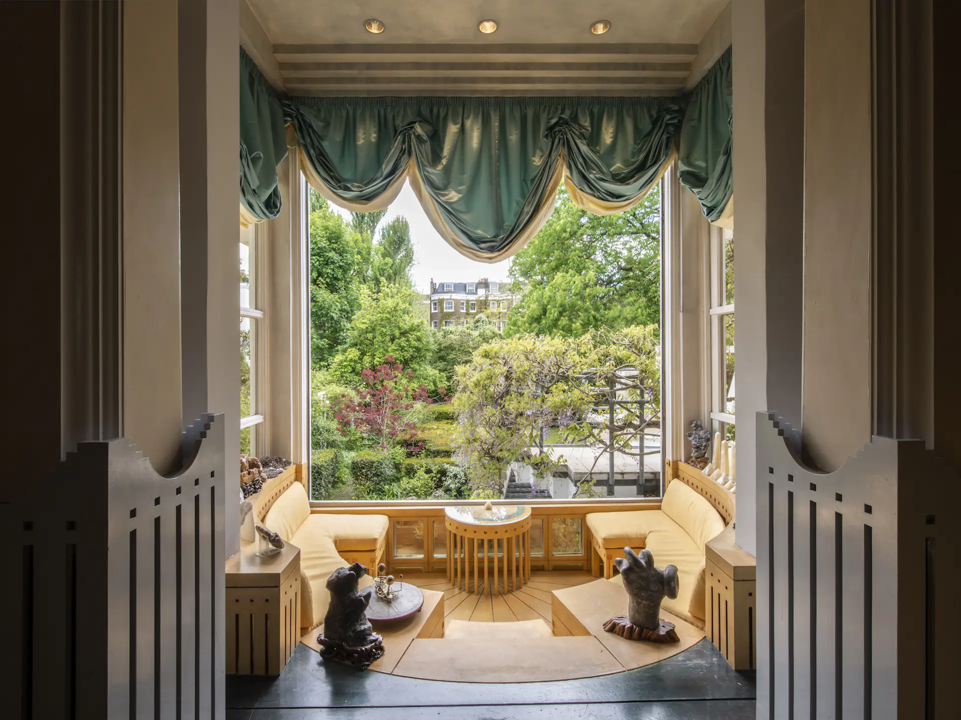 Photo 6 of 18 in Step Inside the Cosmic House, a London Home Designed ...