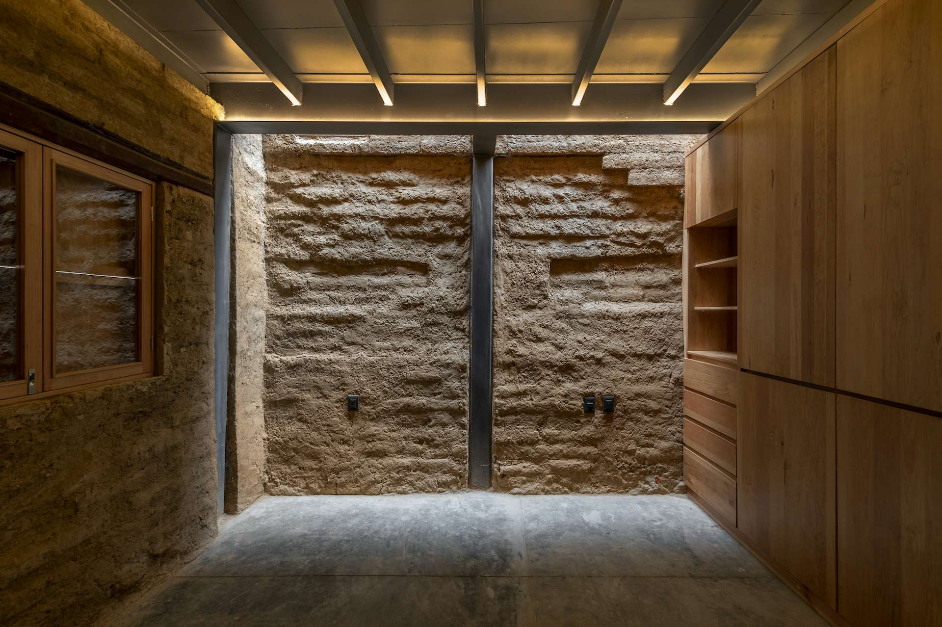 Photo 4 of 15 in Adobe, Brick, and Black Steel Combine in an Artist’s ...