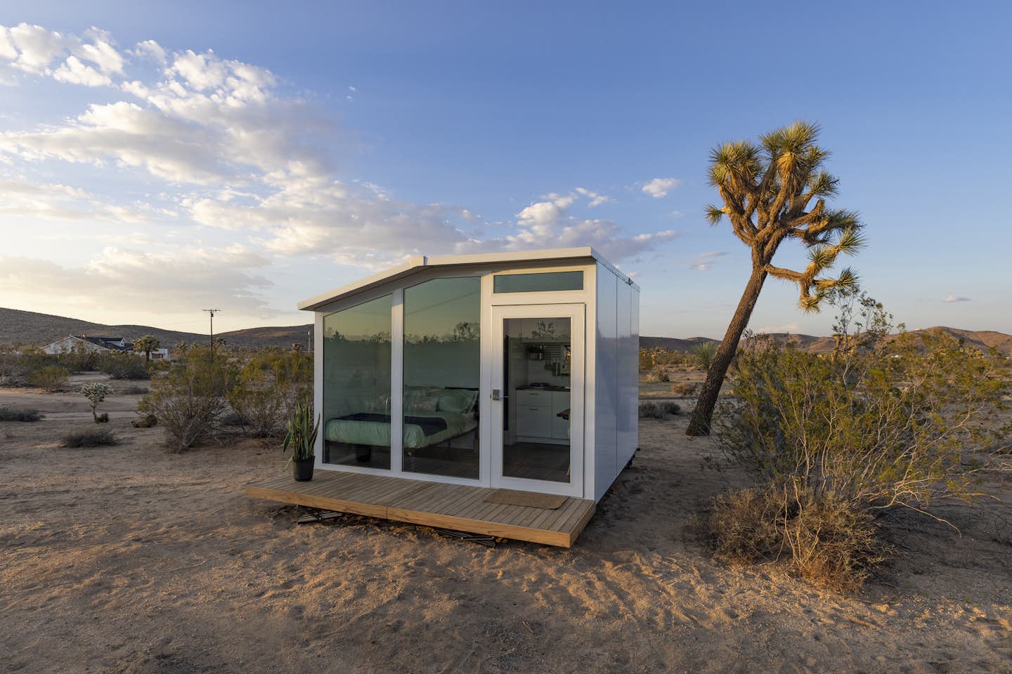 Photo 2 of 10 in A California Startup Rolls Out Flat-Pack Tiny Homes ...