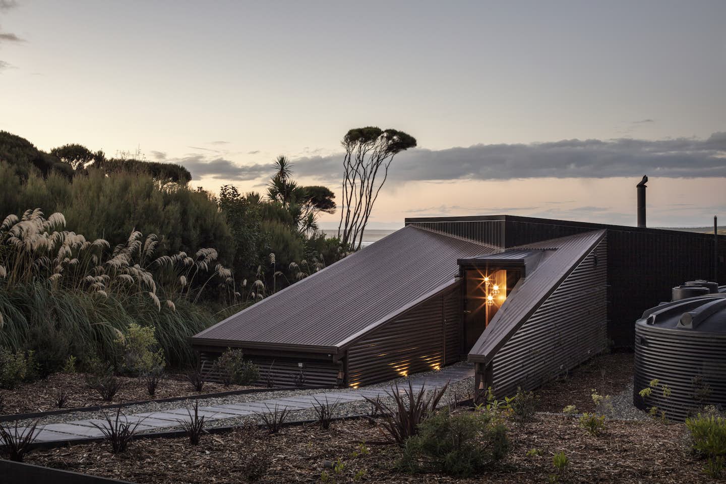 Photo 9 of 10 in 10 New Zealand Homes That’ll Inspire a Trip to the ...