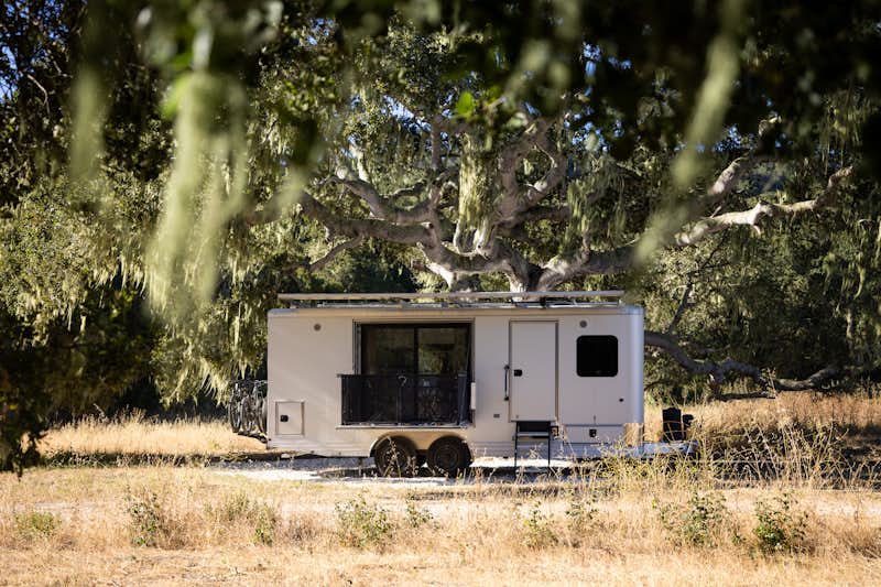 This $300K Off-Grid Travel Trailer Even Comes With a Walk-In Closet - Dwell