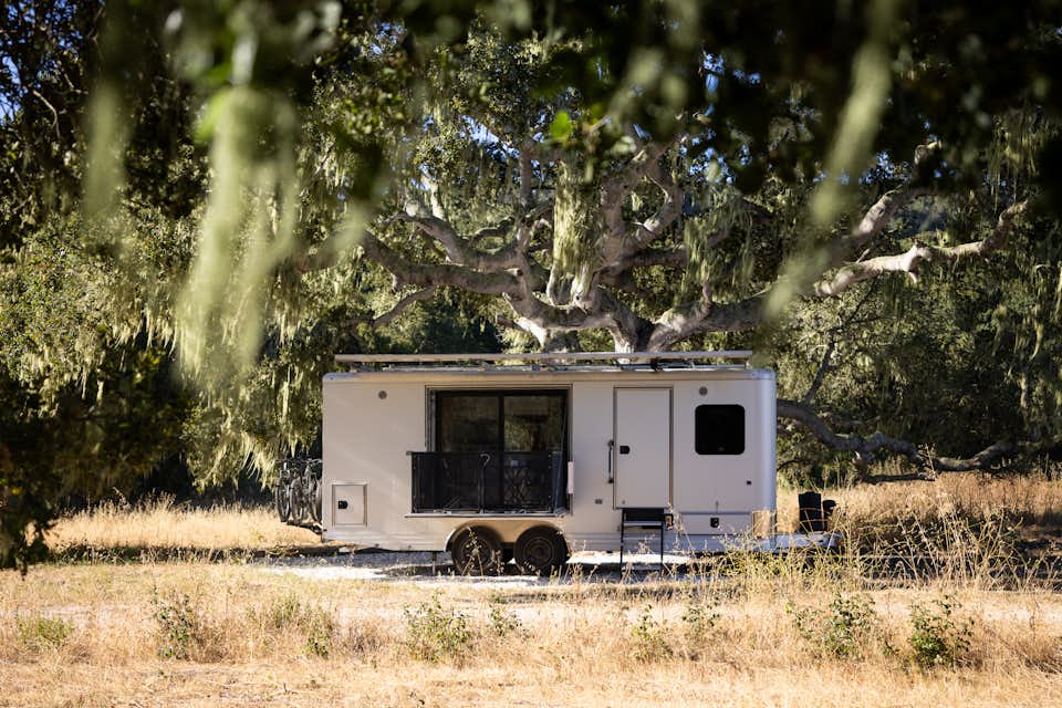 This $300K Off-Grid Travel Trailer Even Comes With a Walk-In Closet - Dwell