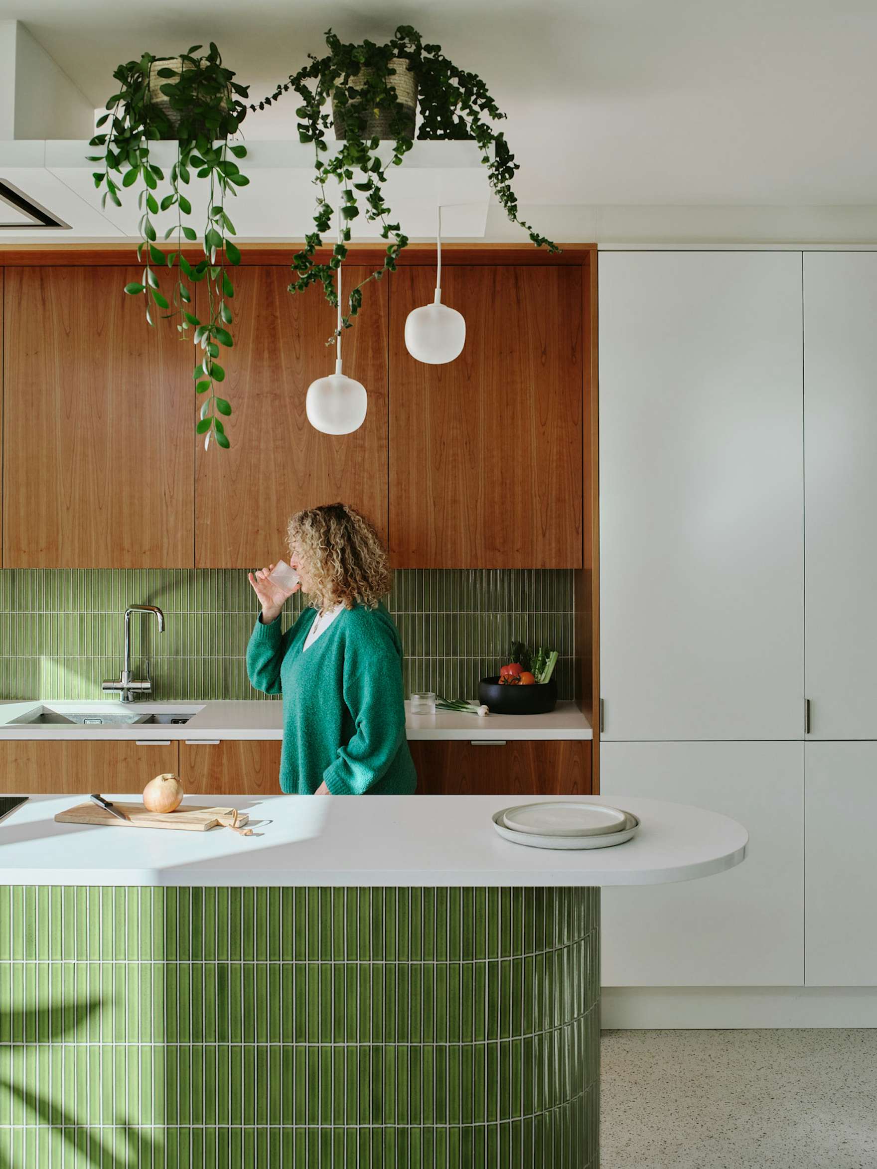 Photos from Budget Breakdown: In London, a Midcentury-Inspired Kitchen ...