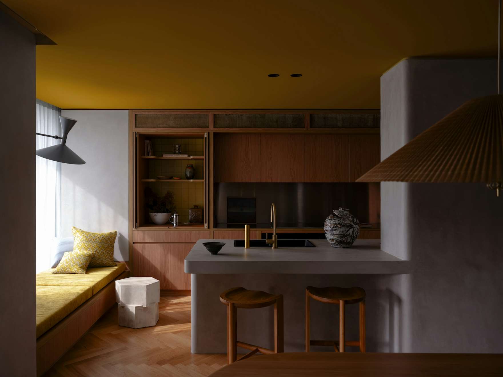 Photo 4 of 19 in A Golden Thread Runs Through This Sydney Apartment ...