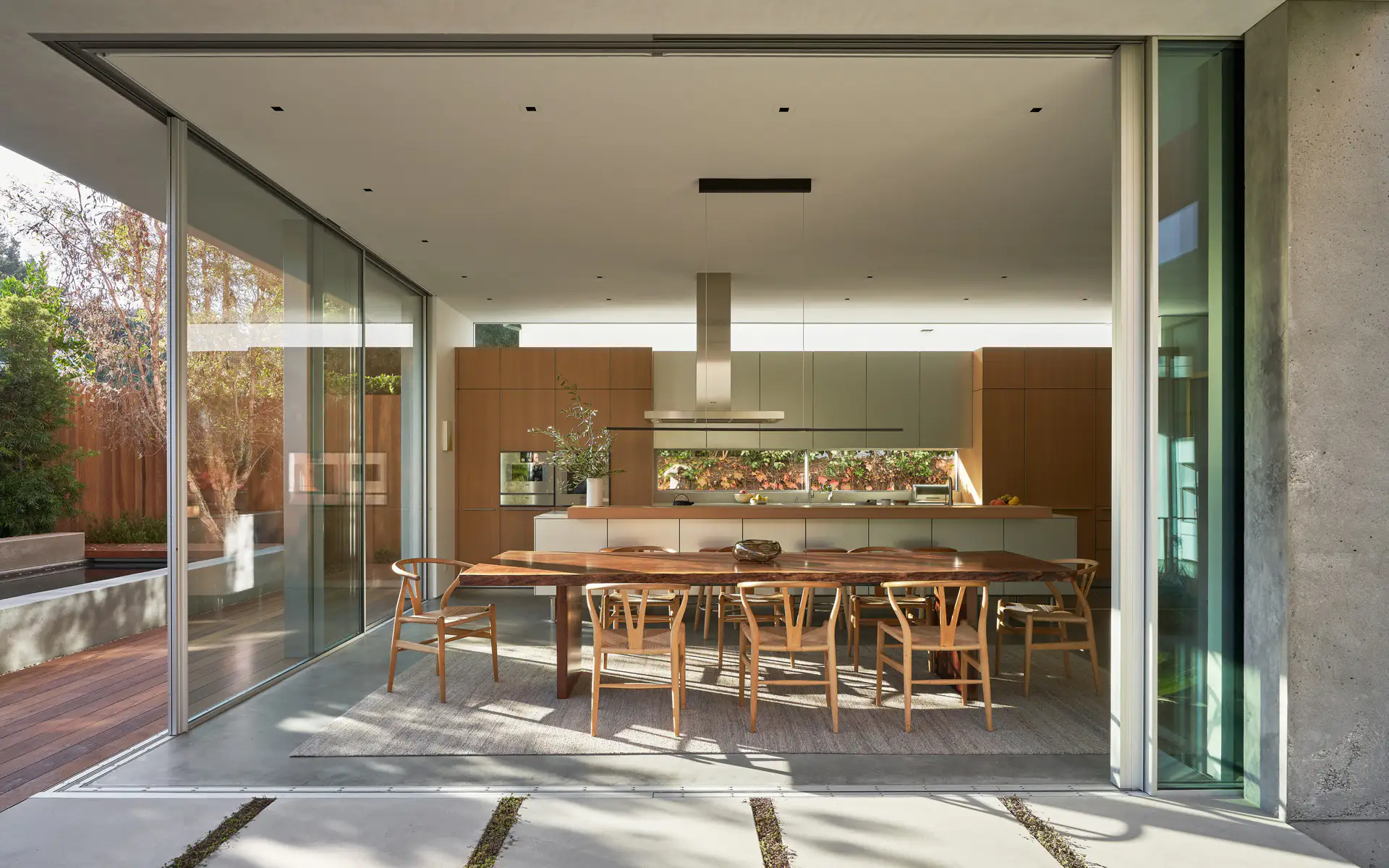 Vertical Courtyard House posted by MONTALBA ARCHITECTS (19 Photos) - Dwell