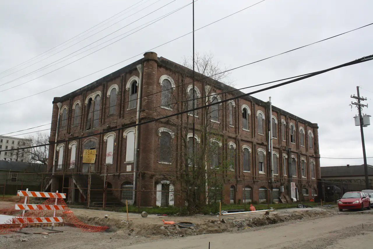 Creative Reuse: 12 Before & After Projects That Repurpose Old Buildings ...