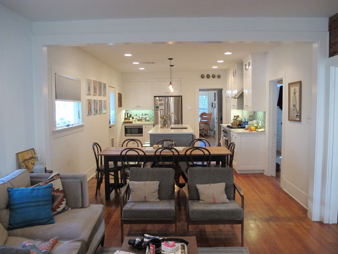 A Historic Austin Bungalow Rides Again After a “Surfer Cowboy” Revamp ...