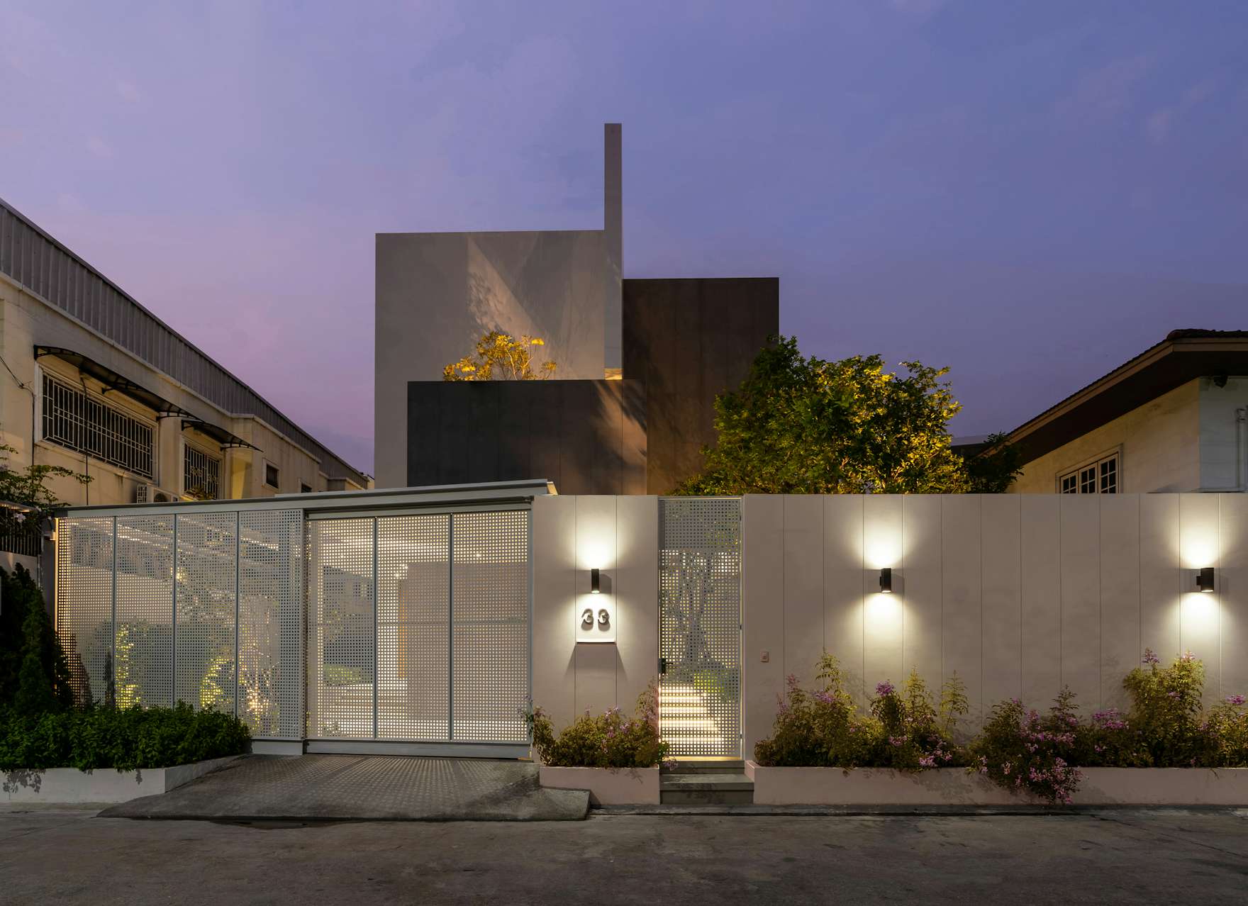 Photo 22 of 23 in A Bangkok Home’s Soaring Interiors Are Set Off by a ...