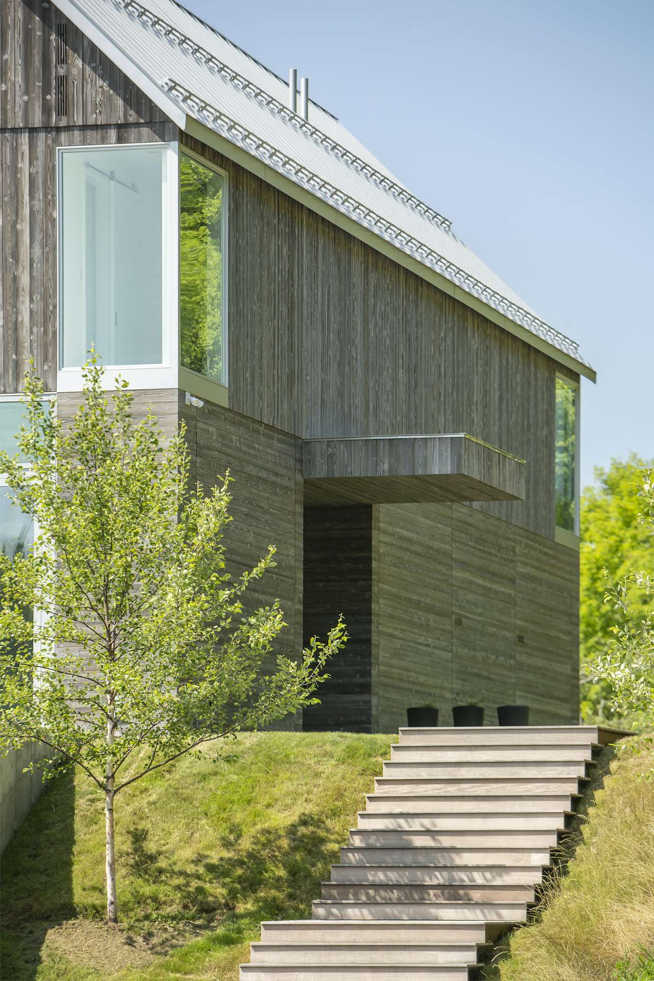 Photo 4 of 16 in Bank Barn by Birdseye - Dwell