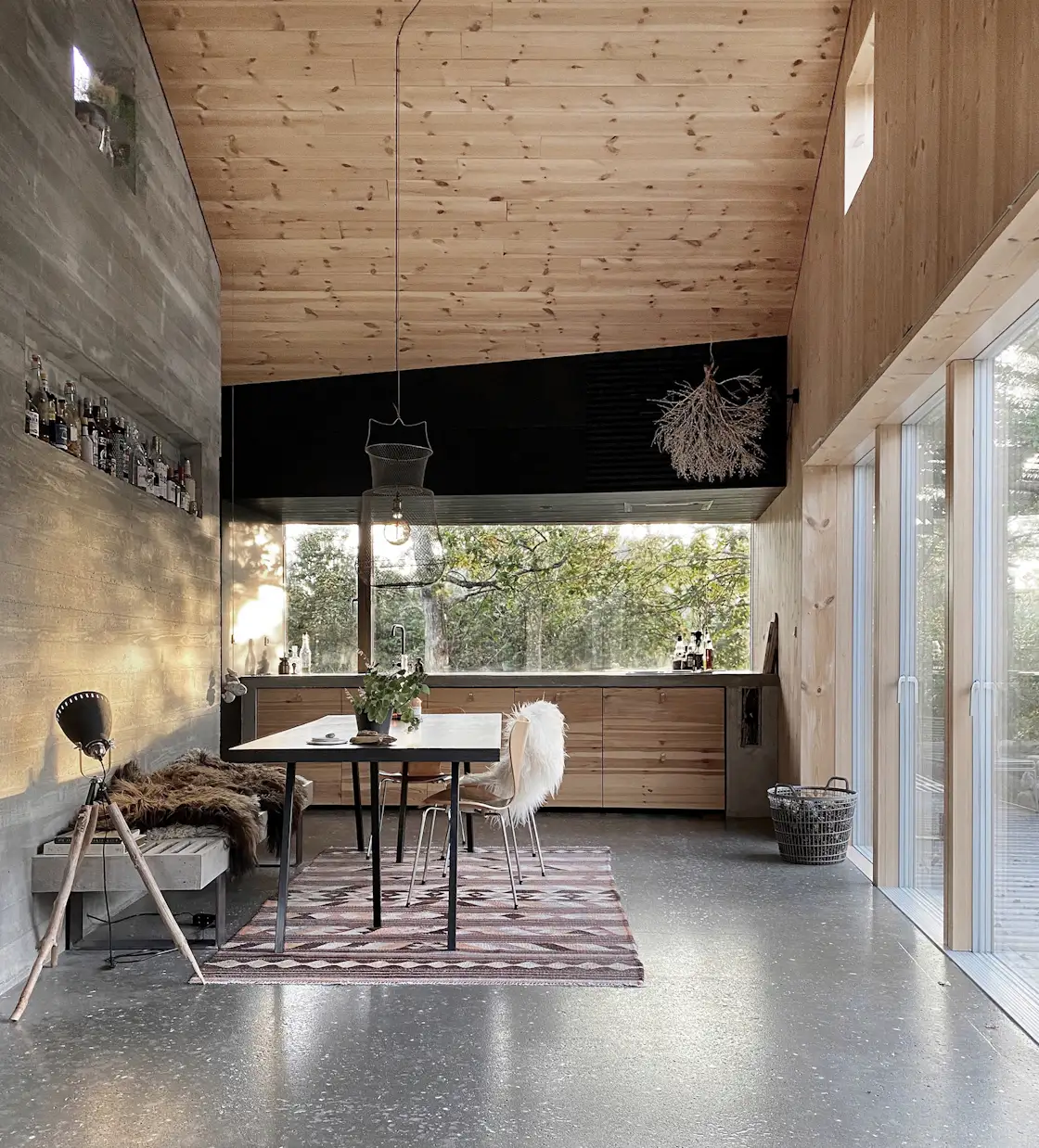 Photo 5 of 20 in An Architect Takes His Time in Building a Cozy Cabin ...