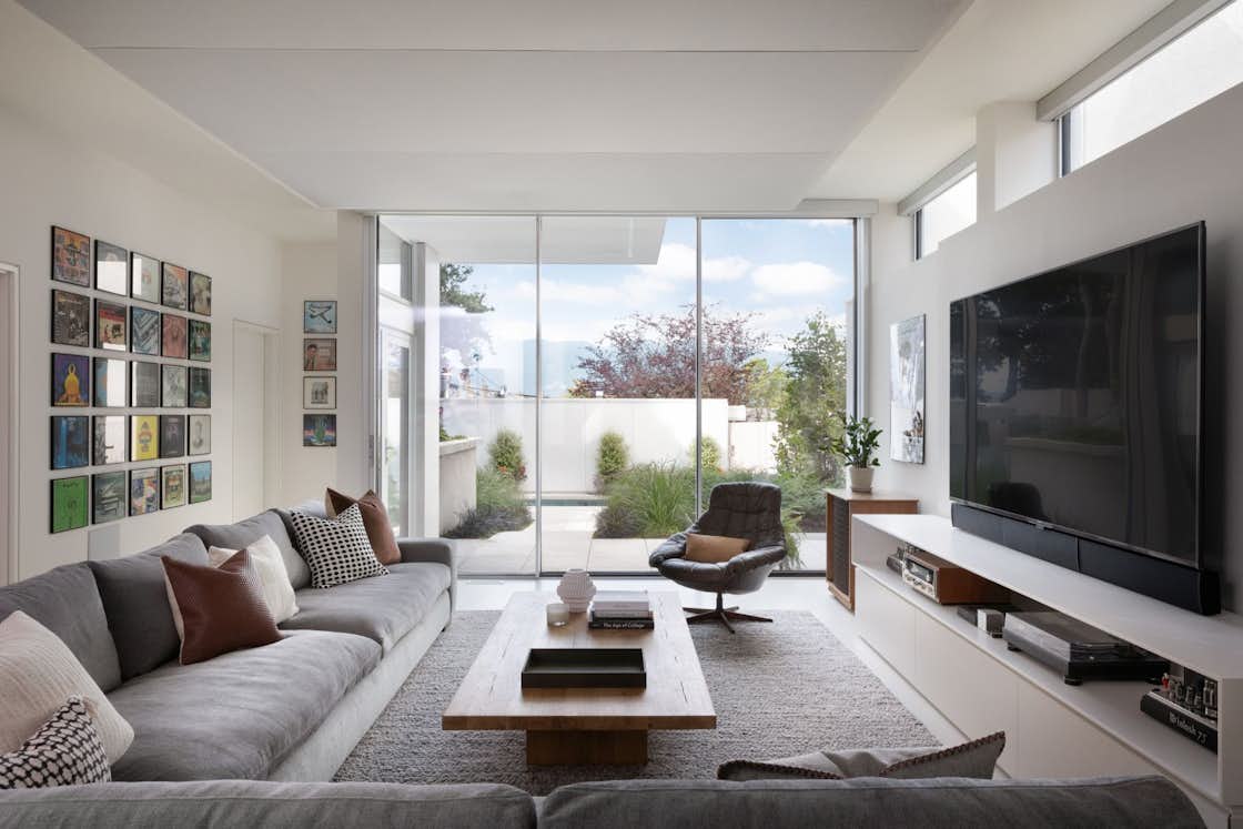 Photo 17 of 18 in Point Grey Residence by Frits de Vries Architects ...