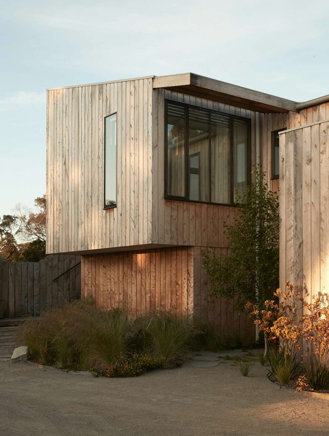 Photo 1 of 18 in A Coastal Home in Australia Echoes Northern California ...