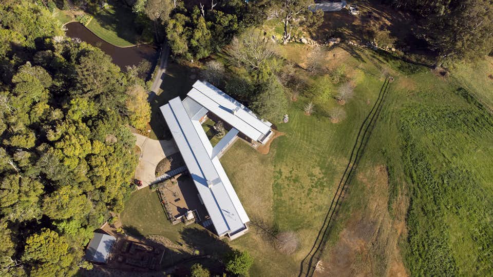 Photo 10 of 26 in This Gorgeous Timber and Brick Home in Rural ...