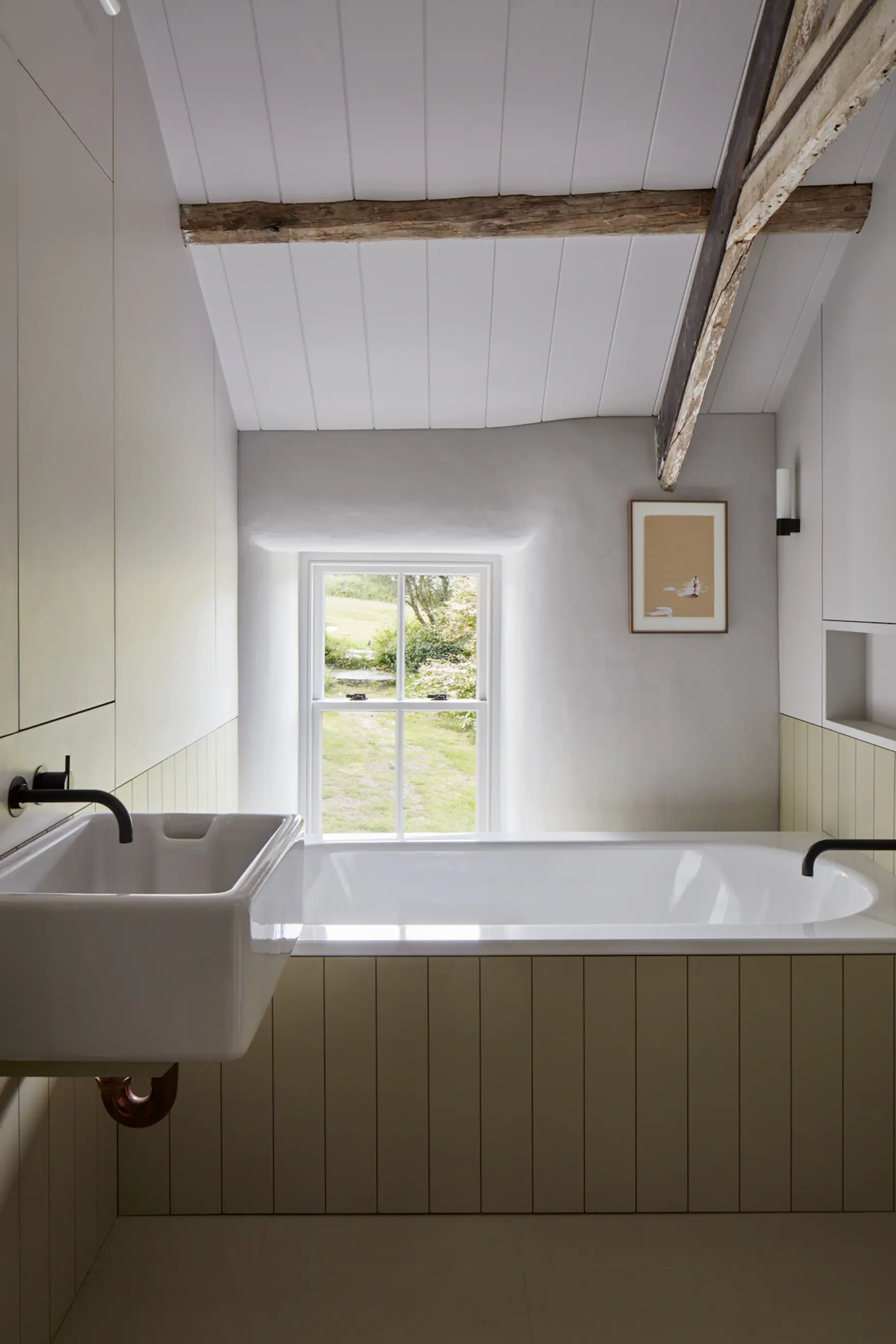 A Cleaned-Up Cornwall Cottage Maintains Its Funky Maritime Charm - Dwell
