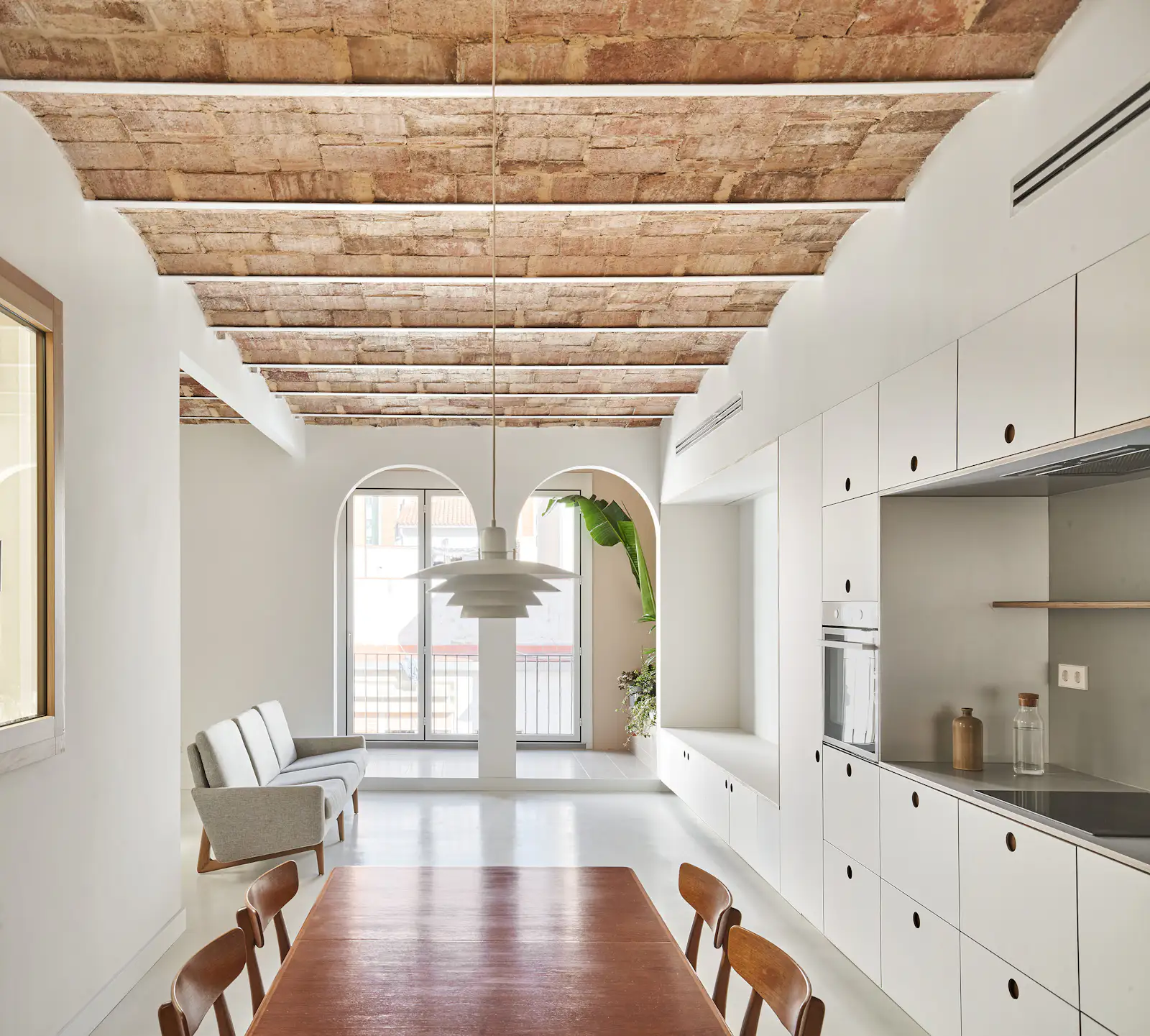 Photo 1 of 18 in 18 Awe-Inspiring Homes With Barrel-Vaulted Ceilings ...
