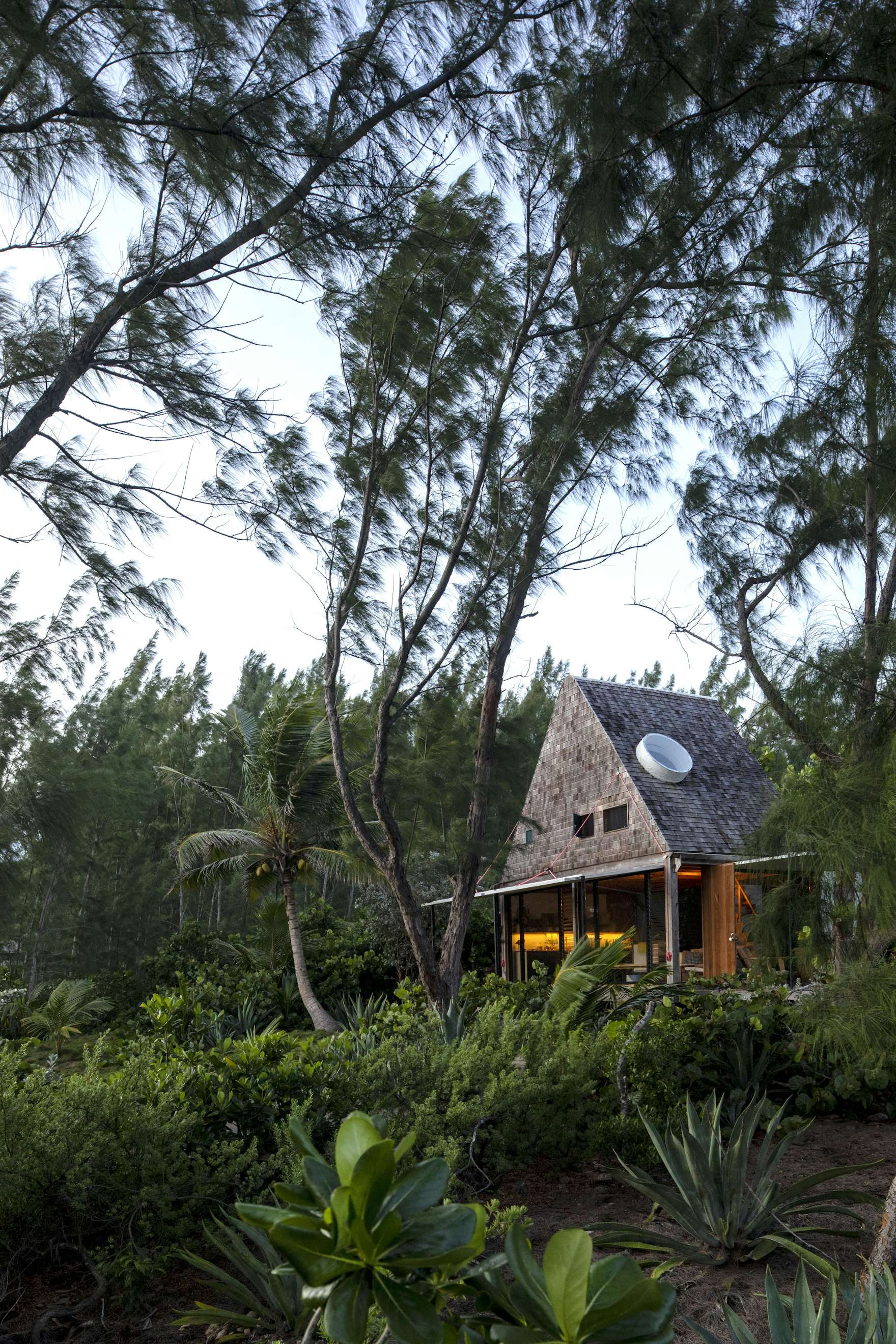 An Architect Couple Hand Build (and Then Rebuild) a Bahamian Escape - Dwell