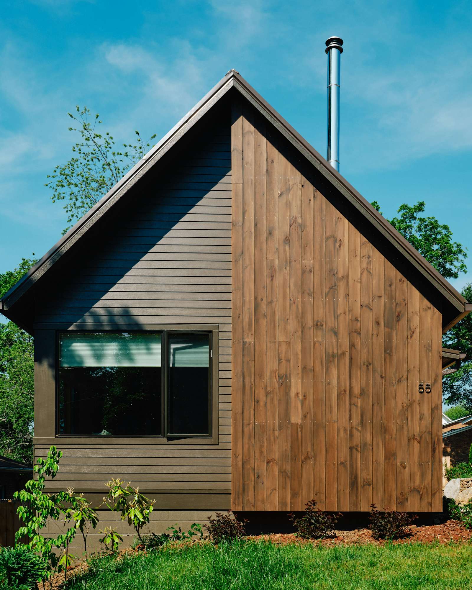 Photo 1 of 18 in My House: There’s Nothing Complicated About Emma Allen ...