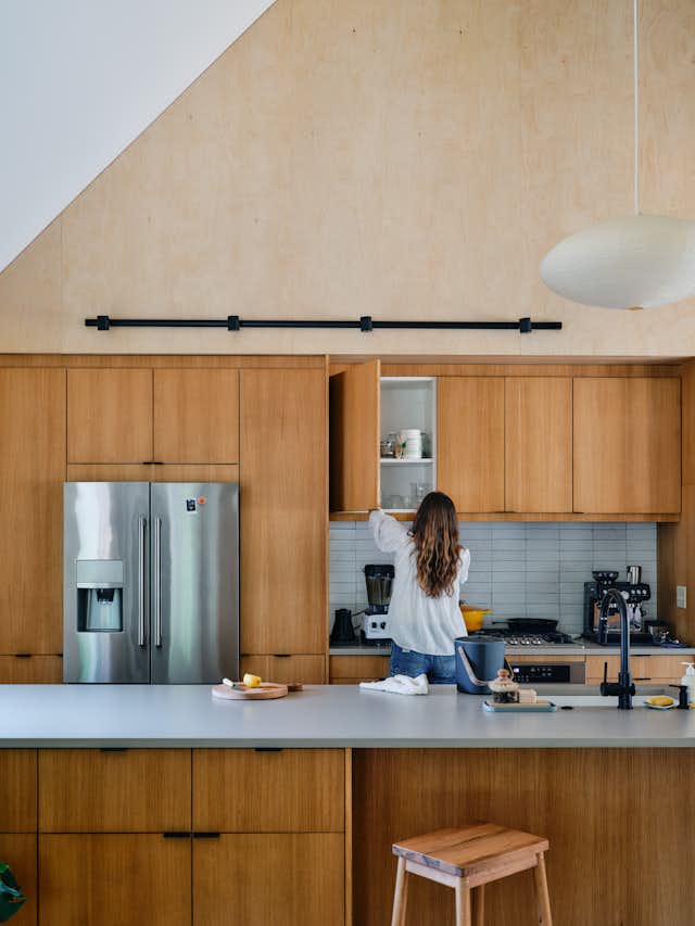 Photo 15 of 18 in My House: There’s Nothing Complicated About Emma ...